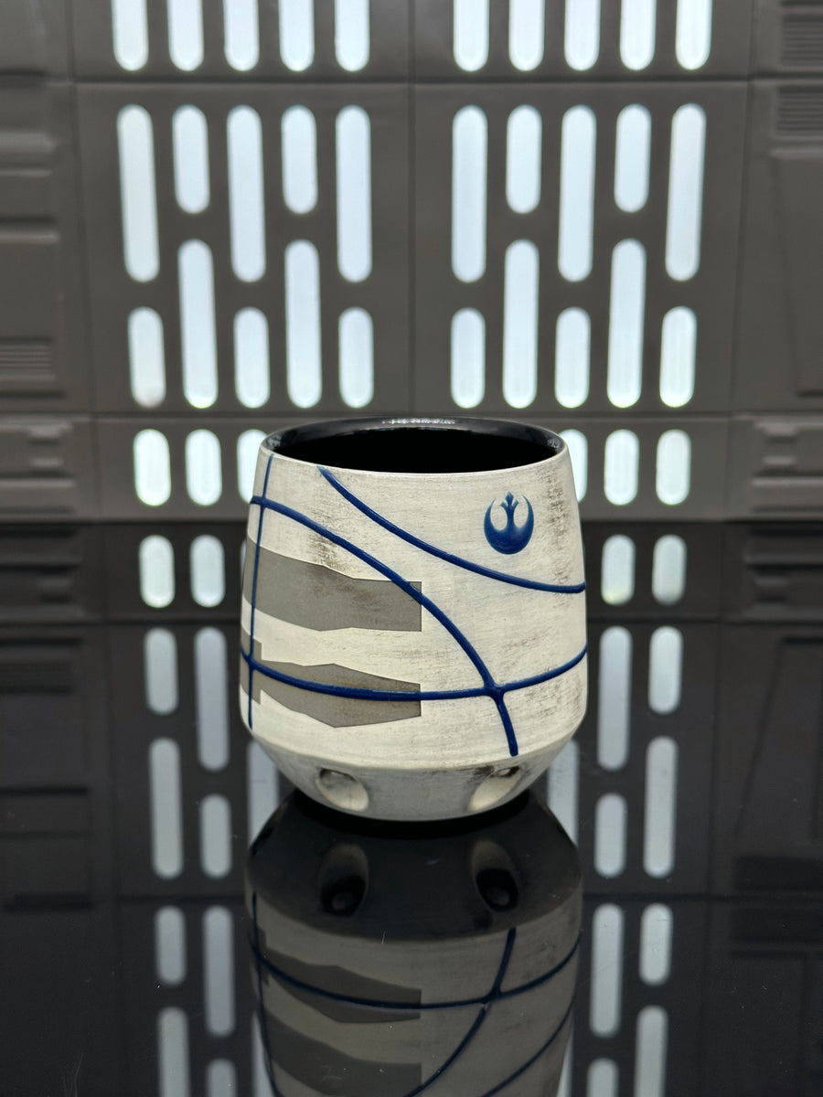 R2-D2 Design – Eric Heerspink Ceramics